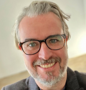 People - Advantage Group, Global Experts in B2B Relationship Building